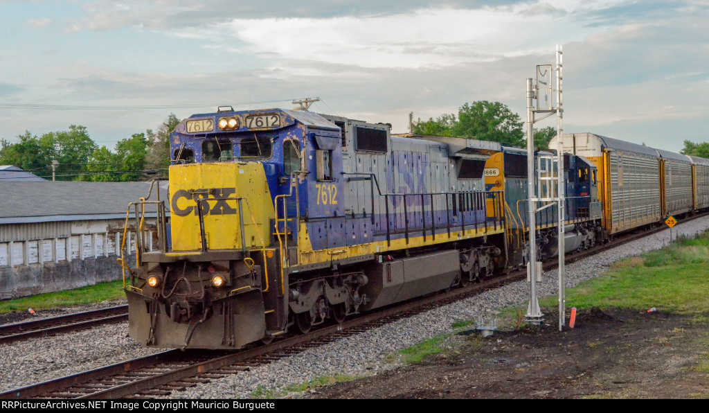 CSX C40-8 & SD50 Locomotives passing by the Museum